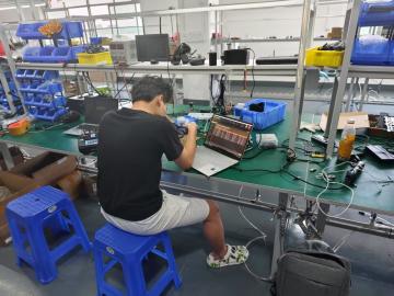 Handheld 2000m Long Range Uav Detector Dji, Autel and Fpv Drones Detection Warning Anti Drone Gun Anti Drone Detector