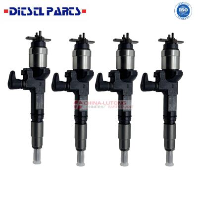 China Inyector de combustible diesel 1J500-53050 para el motor Kubota V3800 SVL90 M8560 M9960 en venta
