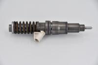 China Fuel Injector 03829087 for Penta D16 Engine High Quality Diesel Injection Part for sale
