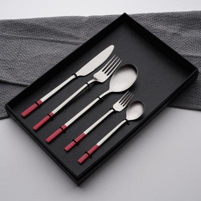 Cina le posate della cucina di 25cm*15cm*5cm mettono una coltelleria di 5 pezzi messa per il ristorante in vendita