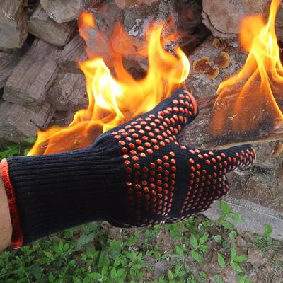 Cina i guanti termoresistenti del barbecue 1472F ARROSTISCONO COL BARBECUE i rifornimenti della griglia rendono incombustibile i guanti per grigliare in vendita