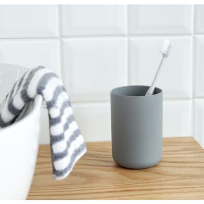 Cina Supporto di plastica dello spazzolino da denti di Cup Simplicity Style della chiavetta del bagno di ROSH 300ml in vendita