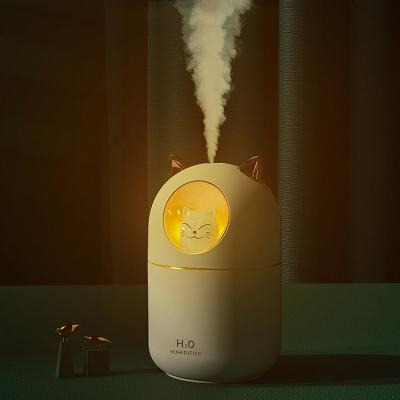 China 1500mAh de Auto Mini Cute Pet Humidifier Fireproof van het 4 Urenhuis Te koop