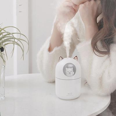 China 1500mAh de Auto Mini Cute Pet Humidifier Fireproof van het 4 Urenhuis Te koop