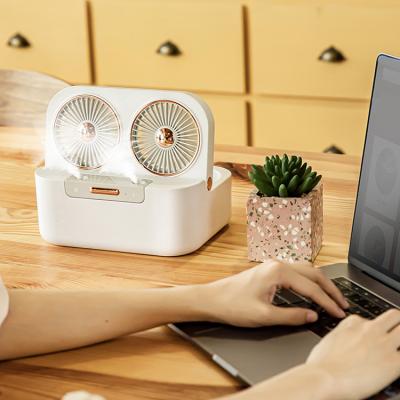 Cina 3 ventilatore da tavolo dello spruzzo d'acqua di velocità 10W 5V 2000mAh ricaricabile in vendita