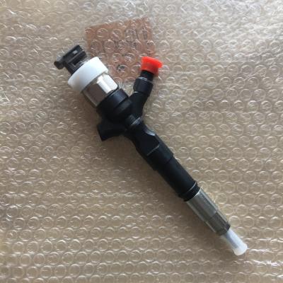 China Toyota Hilux 2KD Denso Common Rail Fuel Injector 095000-5880 23670-30050 for sale