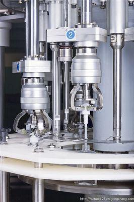 Vite automatica capa della bottiglia di plastica della vite del nuovo prodotto singola che stringe la tappatrice della vite di bottiglia dell'animale domestico della macchina