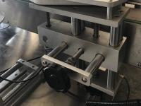 China 4000BPH Automatic Sticker Labeling Machine For Jar Bottle Tin Can for sale