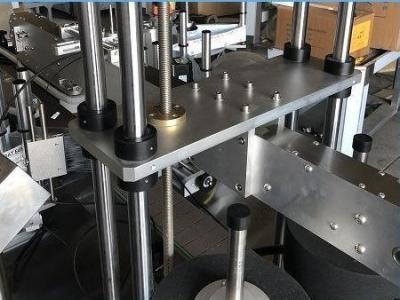 Cina Etichettatore autoadesivo automatico 4000BPH della bottiglia rotonda in vendita