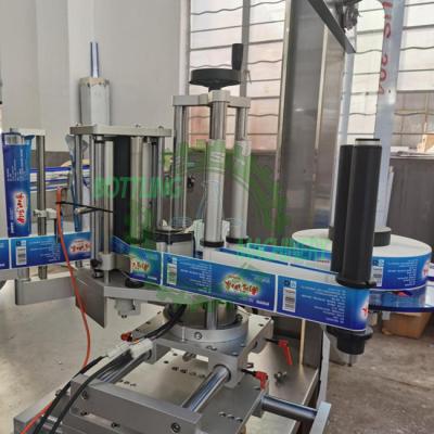 Cina etichettatrice di alta velocità 12 16 20 della bottiglia autoadesiva rotatoria capa del PVC in vendita
