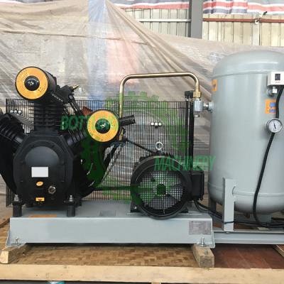 Cina ANIMALE DOMESTICO automatico 2000BPH/macchina cosmetica di plastica dello stampaggio mediante soffiatura della bottiglia di acqua dell'olio in vendita