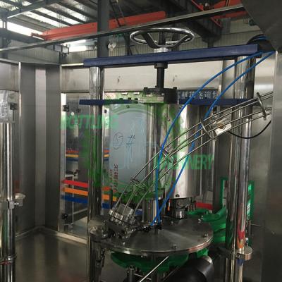 Cina 18 la latta capa/ANIMALE DOMESTICO/alluminio della bevanda 500ml della birra inscatola la macchina di rifornimento in vendita