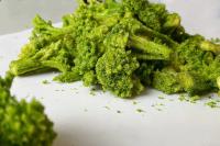 China VF Vacuum Fried Broccoli Dehydrated Vegetable Snack 200g BRC Kosher for sale