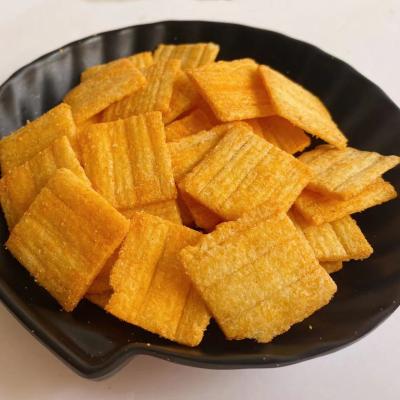 Китай Корка риса очень вкусной шутихи риса сыра streetfood закуски пшена хрустящая продается