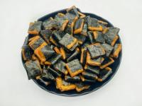 China Non-Fried Seaweed Wrapped Rice Crackers 7.5KG Japanese Style Grain Snacks with 12 Month Shelf Life for sale