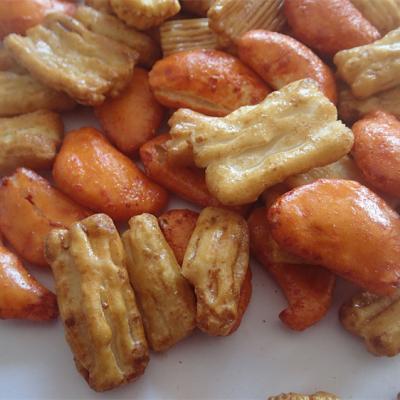 China 6 to 12 Months Shelflife Rice Cracker Snacks Spicy Flavor Wheat Allergeninfo Ideal for Retail Packaging and Distribution for sale