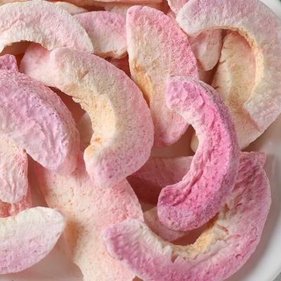 China Low Breakage Freeze Dried Peach Slices Complete Slice Shape Vacuum Freeze Dried Peach Bulk Supply for sale