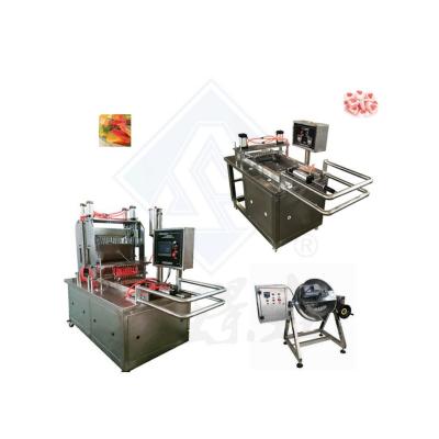 Cina Negozi di alimenti e bevande 50 kg/h Sweet Gelatin Gummy Candy Making Machine con potenza di 3 kW in vendita