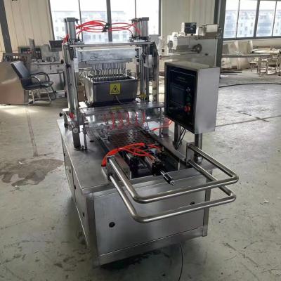 Cina Macchine automatiche di produzione di vitamine e caramelle per la fabbricazione di gomma da gomma, capacità 20-50 kg, approvata CE in vendita