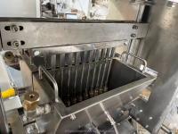 China 1500W Cake Soft Hard Gel Toffee Candy Pouring Machine with Semi-automatic Function for sale