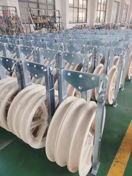 Quality Safetyfactor 5 1 Pulley Block Featuring 2 Numberofsheaves Suitable for Industrial Lifting Hoisting and Rigging Operations for sale