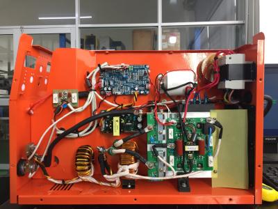 China Protetor controlado digital completo do gás do CO2 da máquina de soldadura do MIG da sinergia do micro processo à venda