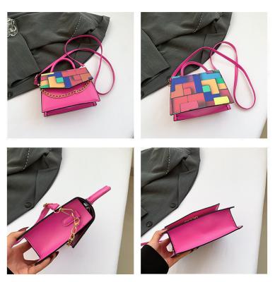 China 2024 SPRING/SUMMER NEW FASHION TEXTURE MATCHING COLOR CROSSBODY BAG SHOULDER HANDBAG THIS YEAR for sale