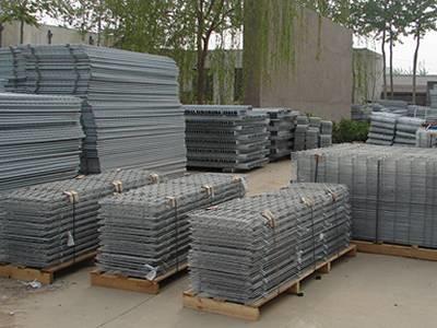 Cina Il PVC galvanizzato immerso caldo di verde ha ricoperto il cavo saldato d'acciaio ha rotolato recintando la rete metallica di Gaw di 14 calibri in vendita