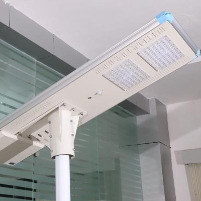 China 12V IP65 integrou o fluxo 140LM/W luminoso de poupança de energia solar de luz de rua à venda
