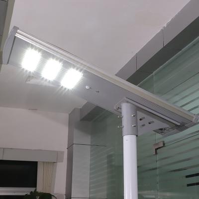 China Lâmpada de rua LED a energia solar LVD com controlo remoto e modo de iluminação por sensor de radar à venda
