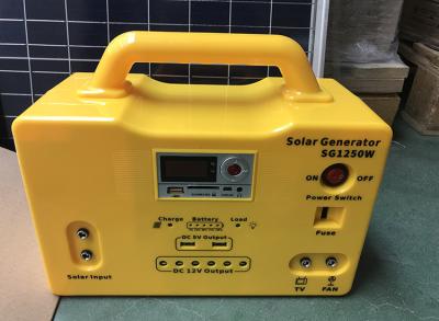 Cina 10 anni di garanzia Generatore di energia solare portatile DC 1kw Sistema di energia solare per la casa con 6 lampadine a led in vendita