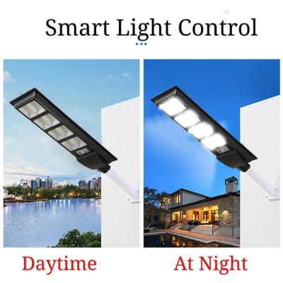 Cina Luce LED a energia solare ad alto flusso luminoso con batteria al litio ferro fosfato in vendita