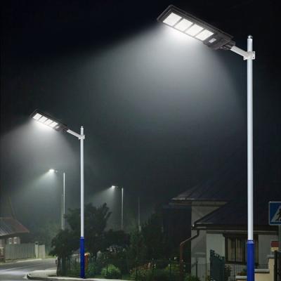 Cina Luce LED a energia solare ad alto flusso luminoso con batteria al litio ferro fosfato in vendita