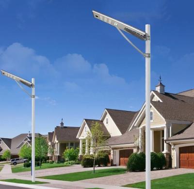 Cina 150W All In One di alta qualità IP65 impermeabile integrato luce solare di strada Streetlight esterno con palo in vendita