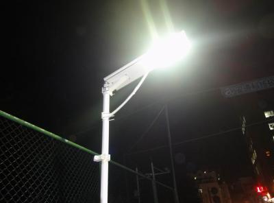 Cina Tutti in un litio Ion Solar Street Light di 60W DC12V 160lM/W in vendita