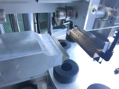 Cina Macchina molle di plastica del riempitore della metropolitana di sigillatura di bellezza della crema del cosmetico automatico della pasta in vendita