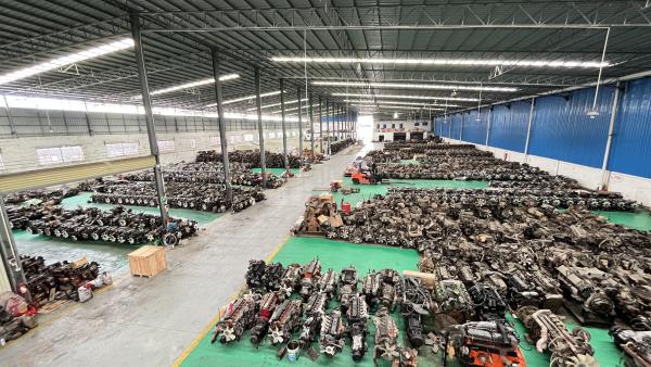 Quality Cummins used diesel engine M11 440 with 2.8 displacement and Torque connection for sale