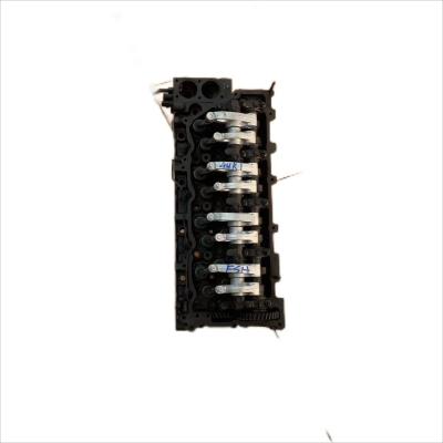 China Isuzu 4HK1T Cylinder Head Cover Customized For 2004-2006 Year And Engine Code for sale