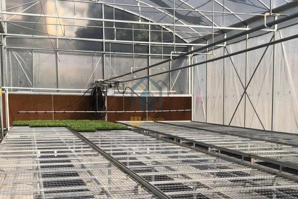 Anti-overturn hook detail