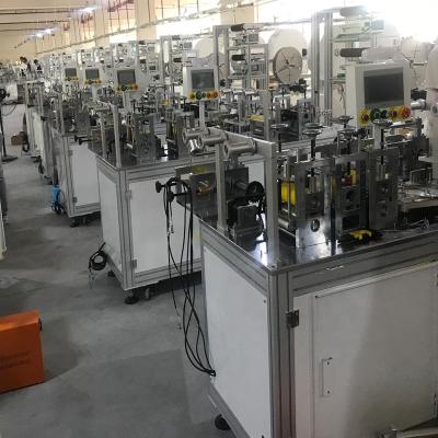 Cina 80-120 pieces/min Fashionable Design Fully Automatic Kf94 Fish Type Mask Making Machine in vendita