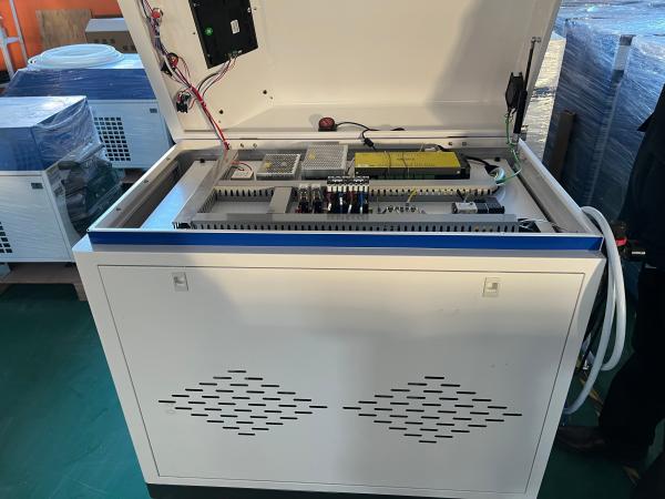 Quality 250 KG Speed 3 in 1 Handheld Fiber Laser Welding Cleaning Cutting Machine 1500W for sale