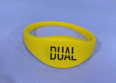 Cina TK4100/EM4305/T5577 Chip RFID Tag Rfid Polsetta in silicone con codice QR in vendita