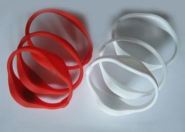 Cina TK4100 E F08 RFID Tag Rewritable RFID Dual Frequency Wristband per la gestione degli iscritti in vendita