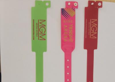 Cina PVC morbido RFID impermeabile / NFC 13.56mhz Braccialetto usa e getta per parco acquatico in vendita