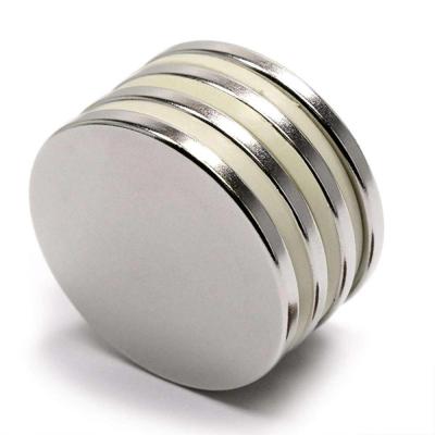 Cina Bottoni magnetici forti circolari Magneti rotondi al neodimio 10x10mm 15x3mm in vendita