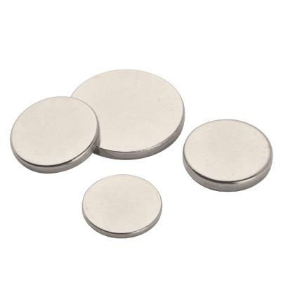 Cina Bottoni magnetici forti circolari Magneti rotondi al neodimio 10x10mm 15x3mm in vendita