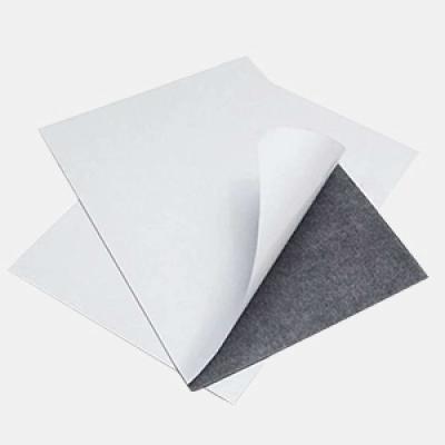 Cina Foglio Magnetico Adesivo Formato Personalizzato Materiale Magnetico Flessibile in vendita