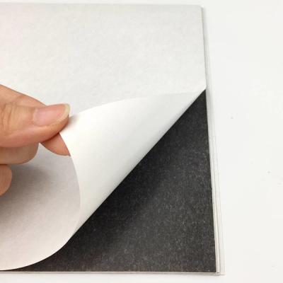 Cina Foglio Magnetico Adesivo Formato Personalizzato Materiale Magnetico Flessibile in vendita