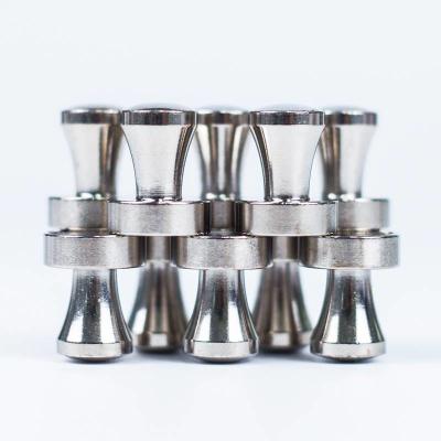 Cina Pulsanti magnetici per lavagna bianca con superficie in metallo Spille magnetiche multiuso stile pedone in vendita