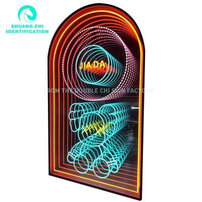 Cina Spessore personalizzato 3D Neon Abyssal Mirror a scacchi Perfetto per la decorazione degli interni del negozio in vendita